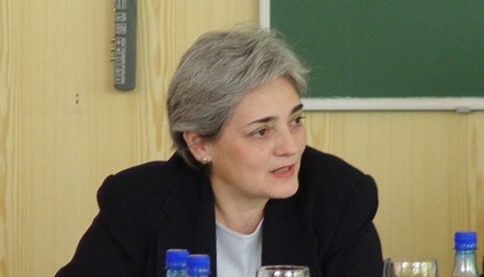 Misterul unei femei filozof: interviu cu Anca Vasiliu - Feminis.ro ...