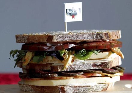 Cel mai scump sendvis din lume costa 135 de euro - Feminis.ro ...