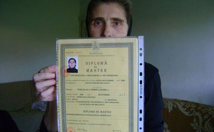 Femeia de serviciu cu diploma de inginer mecanic si master... - Feminis ...