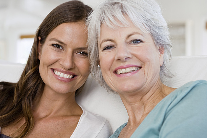 7 lucruri pe care le poți face cu mama ta în luna... - Feminis.ro ...